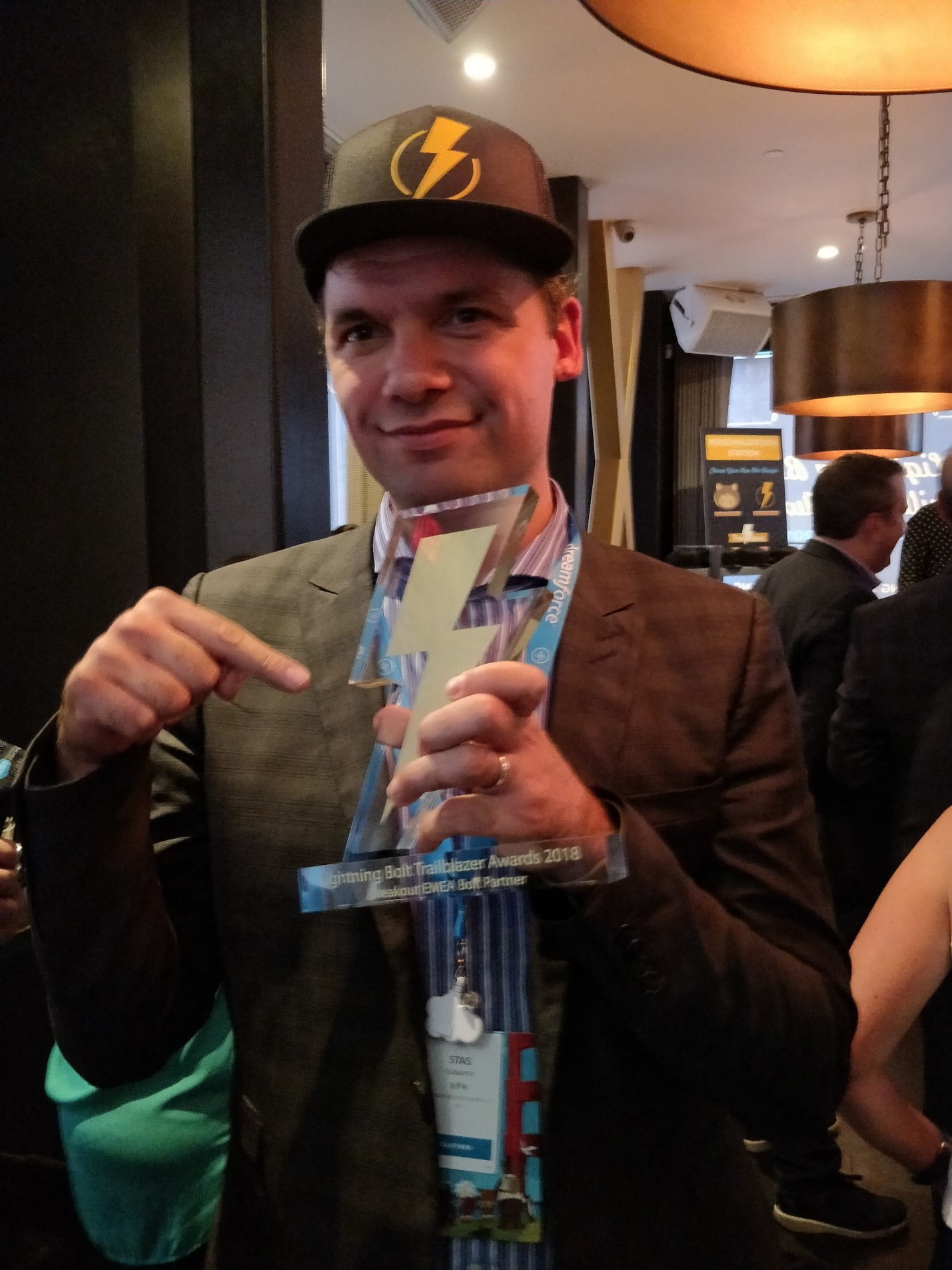 Advanced Communities Wins Salesforce Award at Dreamforce 2018